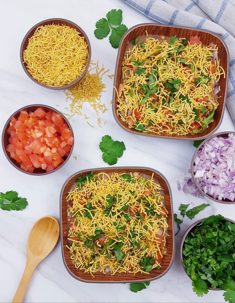 Masala Puri Recipe (Bangalore Street Style Chaat) - Flavours Treat