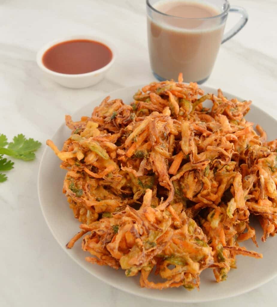 Mixed Vegetable Pakora (Indian Vegetable Fritters) - Flavours Treat