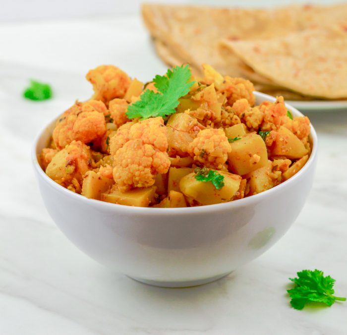 Easy Aloo Gobi (Indian Potato and Cauliflower Curry) - Flavours Treat