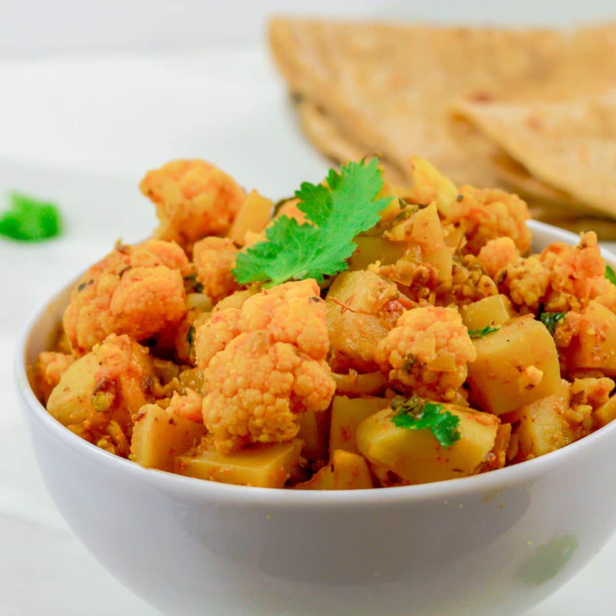 Easy Aloo Gobi (Indian Potato and Cauliflower Curry) - Flavours Treat