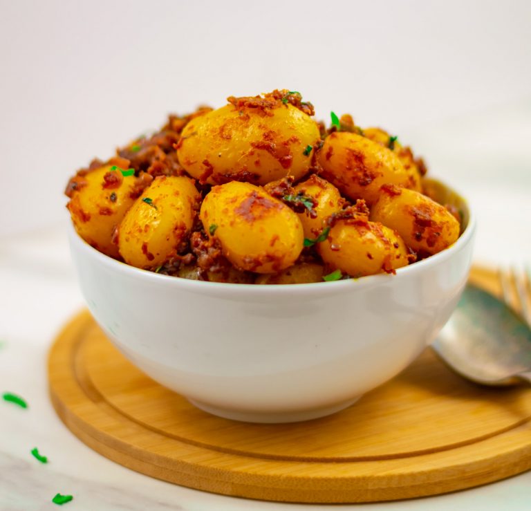 Easy Bombay Aloo Recipe (Indian Spiced Potatoes) - Flavours Treat