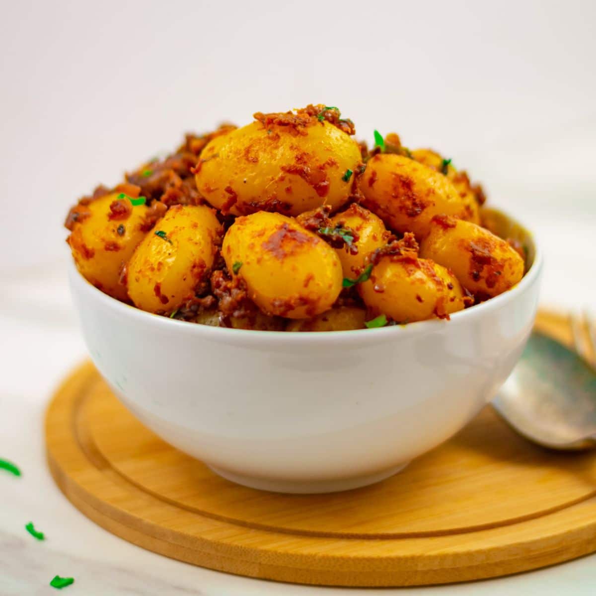 Easy Bombay Aloo Recipe (Indian Spiced Potatoes) - Flavours Treat