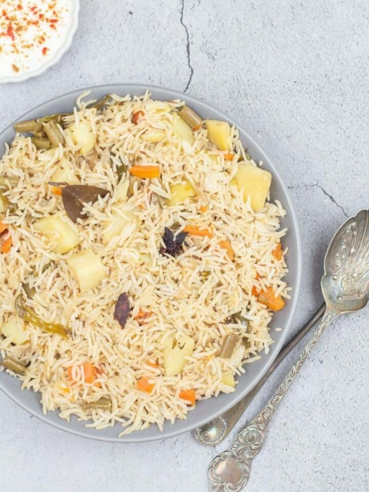 Parboiled Rice Recipe - Stovetop and Instant Pot - Flavours Treat