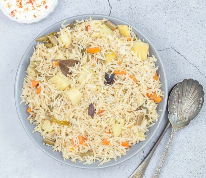 One Pot Vegetable Pulao Rice Recipe - Flavours Treat