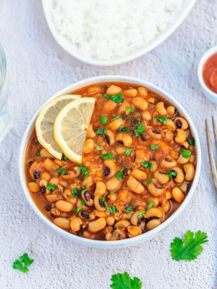 Green Moong Dal Recipe (Sabut Mung Curry) - Flavours Treat