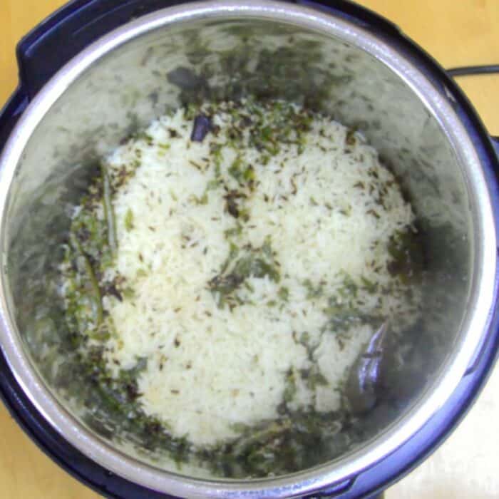 Instant Pot Jeera Rice Recipe (Indian Cumin Rice) - Flavours Treat