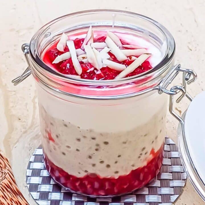 Raspberry Overnight Oats - Flavours Treat
