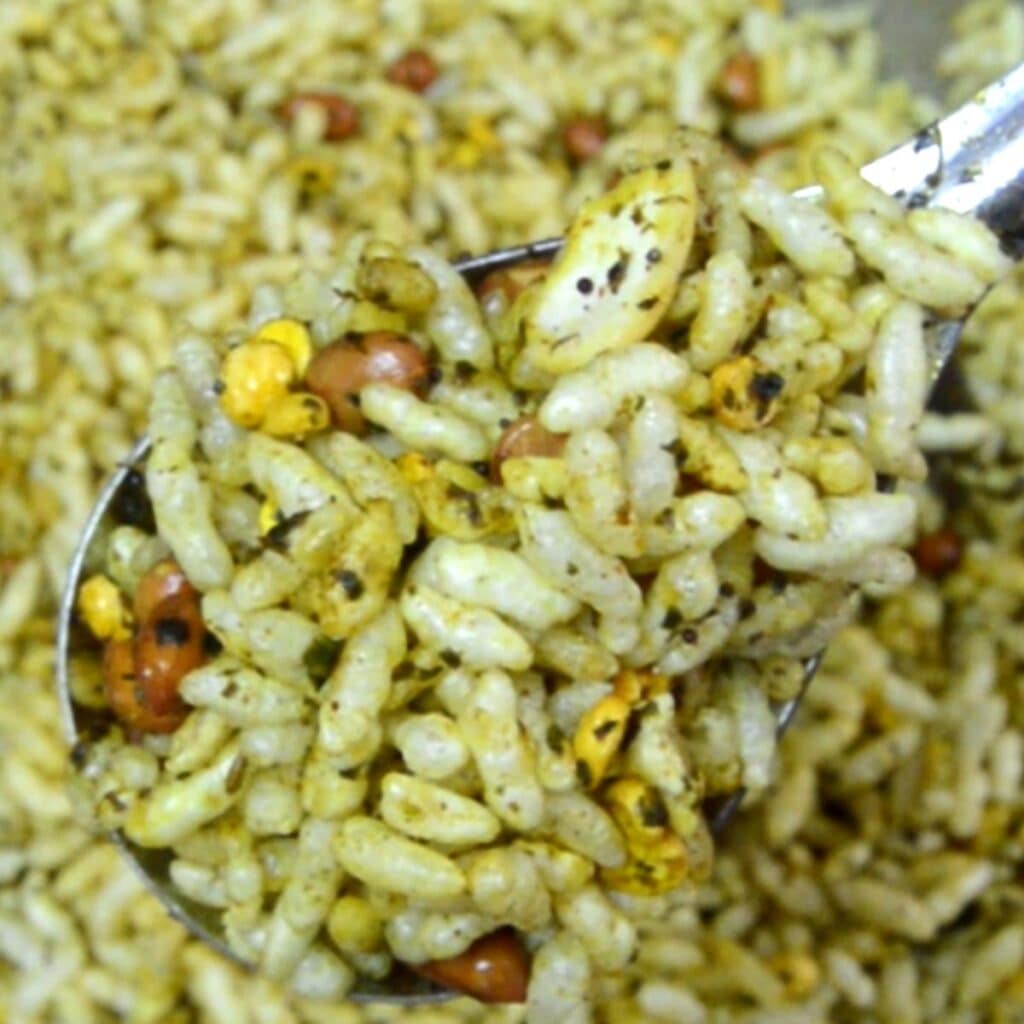 Mint Murmura Chivda (Spicy Puffed Rice) - Flavours Treat
