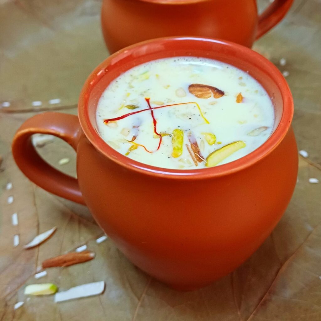 Saffron Milk (Kesar Doodh) - Flavours Treat